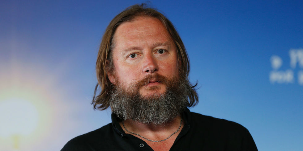 David Mackenzie In Talks To Direct Spy Film Jett Day For Warner Bros ...